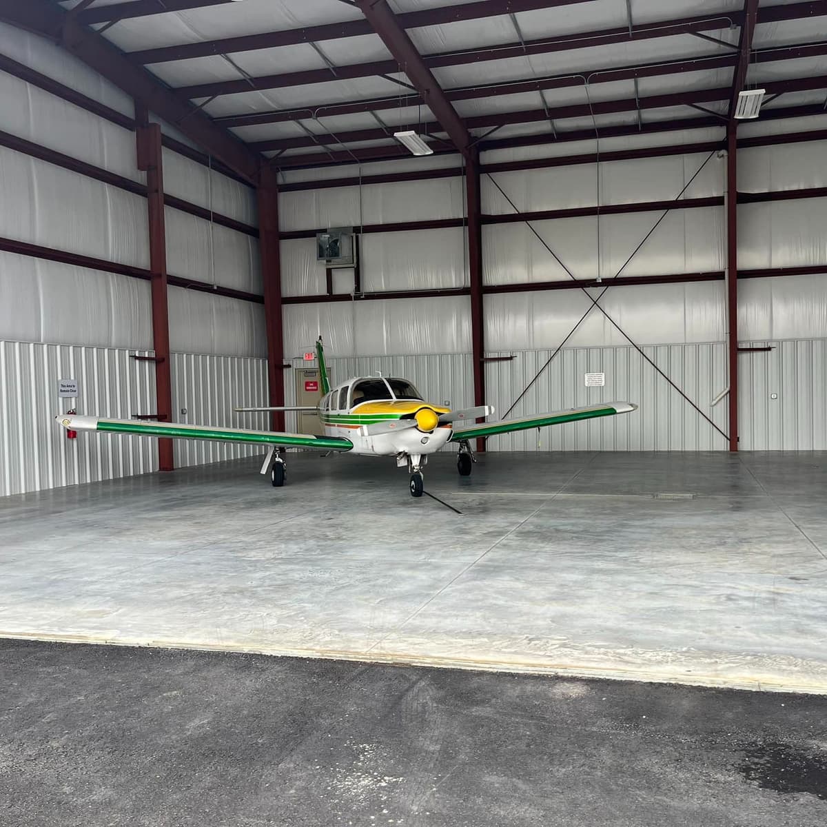 Box Row Hangar - Aircraft Hangar nightly rental - Hangar Direct